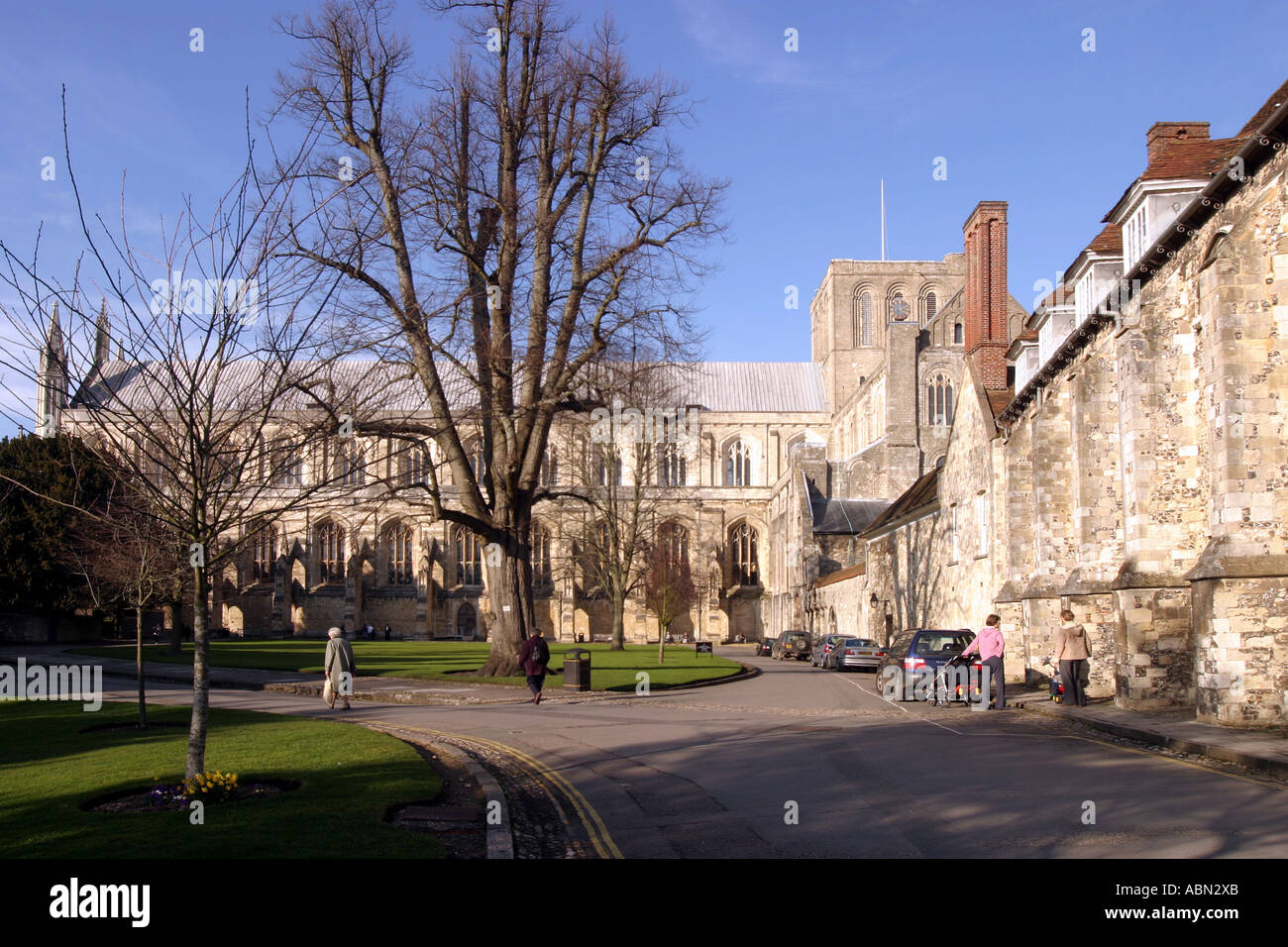 Old minster winchester hi-res stock photography and images - Alamy