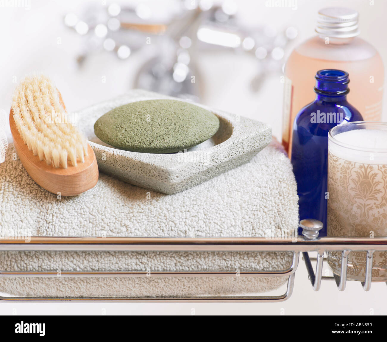 Bathing dishes hi-res stock photography and images - Alamy