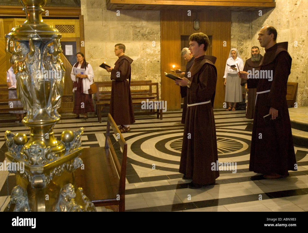 Israel Jerusalem Old City basilica of the Holy Sepulchre catholic ...