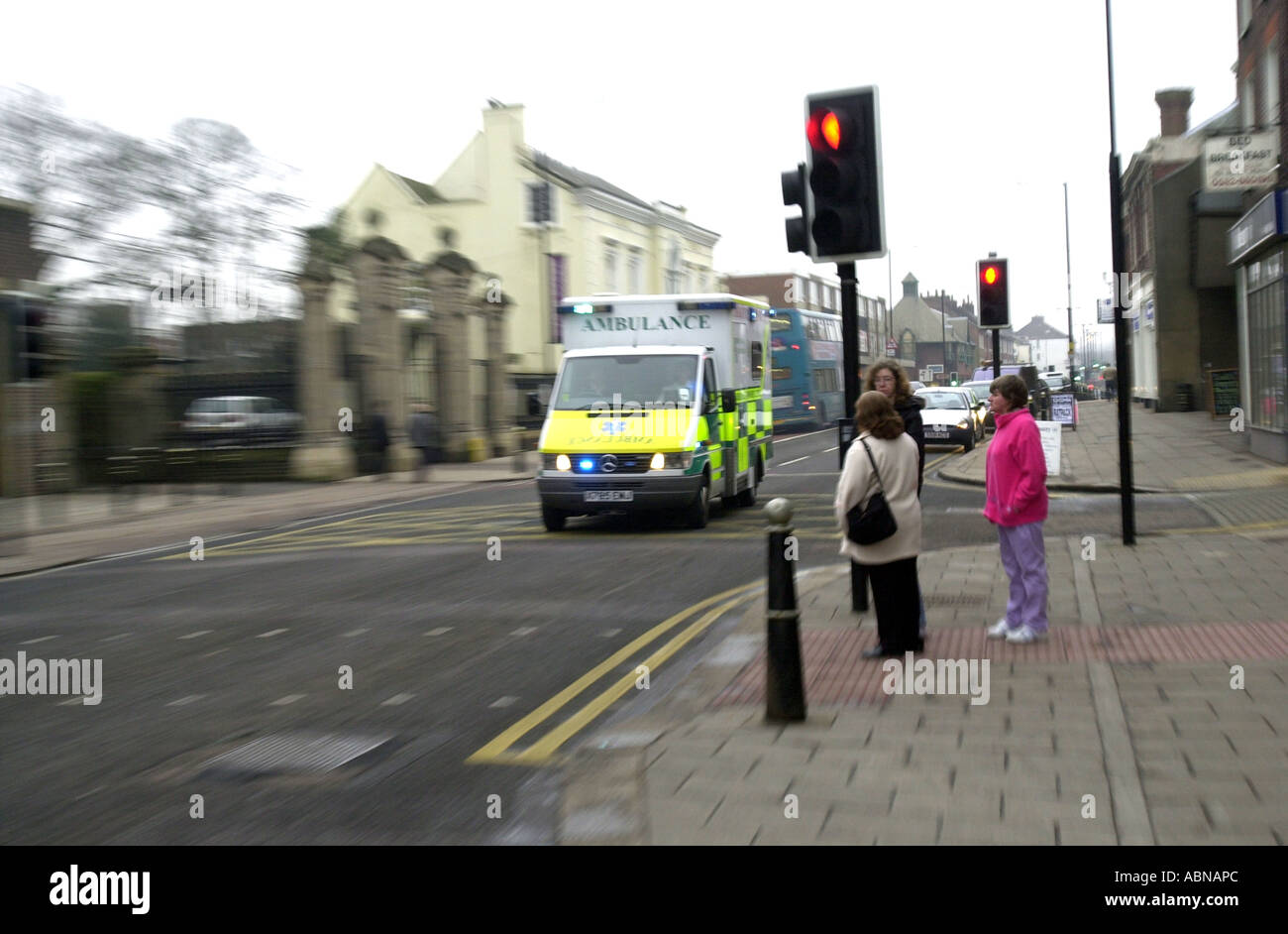 Red ambulance hi-res stock photography and images - Alamy