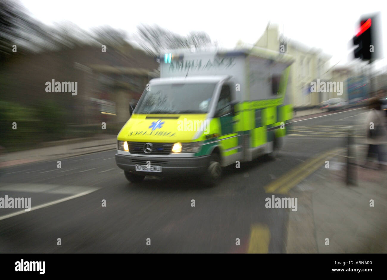 Red ambulance hi-res stock photography and images - Alamy