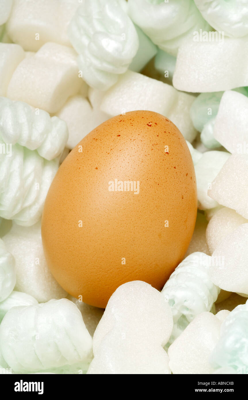 Polystyrene packing chips hi-res stock photography and images - Alamy