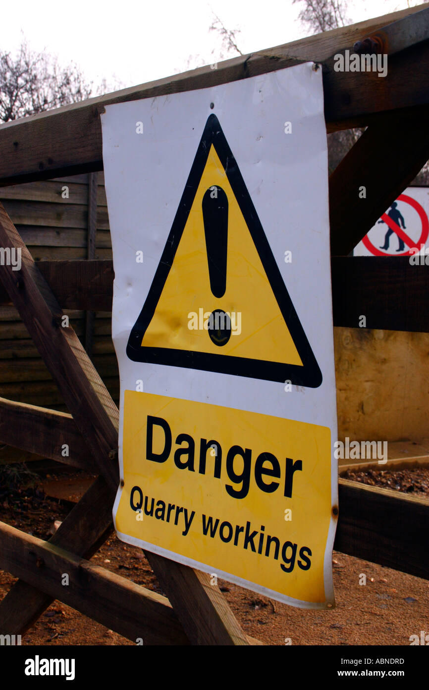 Danger deep excavation sign hi-res stock photography and images - Alamy
