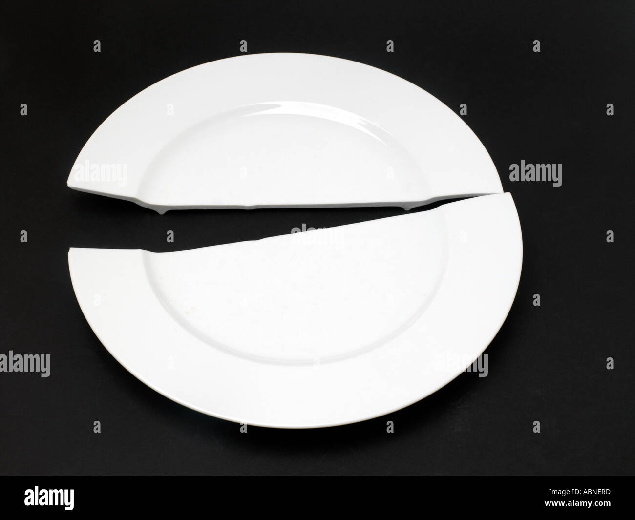 Broken plate hi-res stock photography and images - Alamy