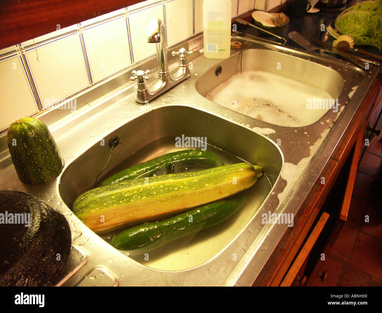 Allotment furniture hi-res stock photography and images - Alamy