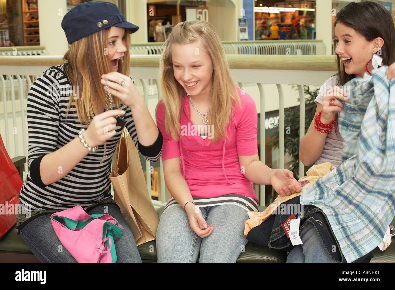 Store Happy Caucasian Mall High Resolution Stock Photography and Images ...
