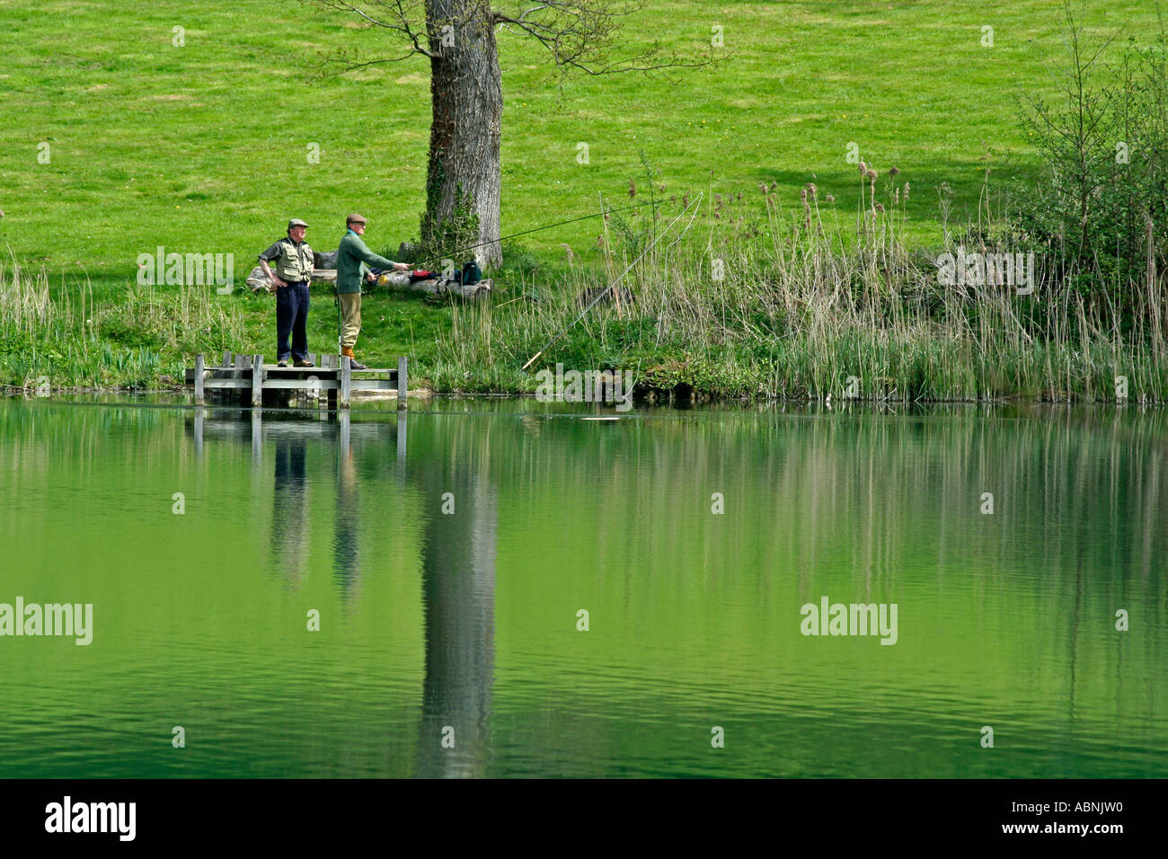 Fishing lake uk hi-res stock photography and images - Alamy
