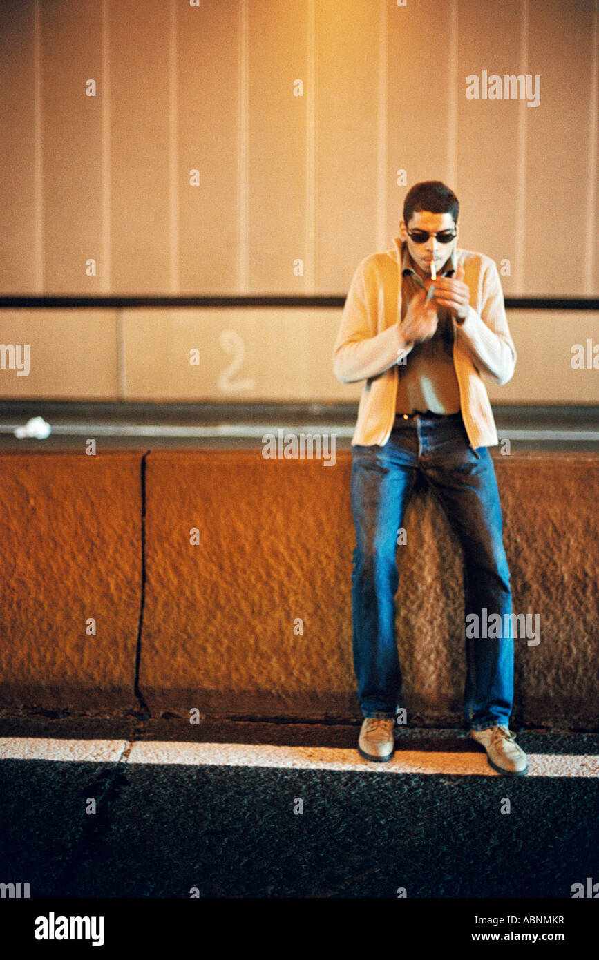 Smoking inside hi-res stock photography and images - Alamy