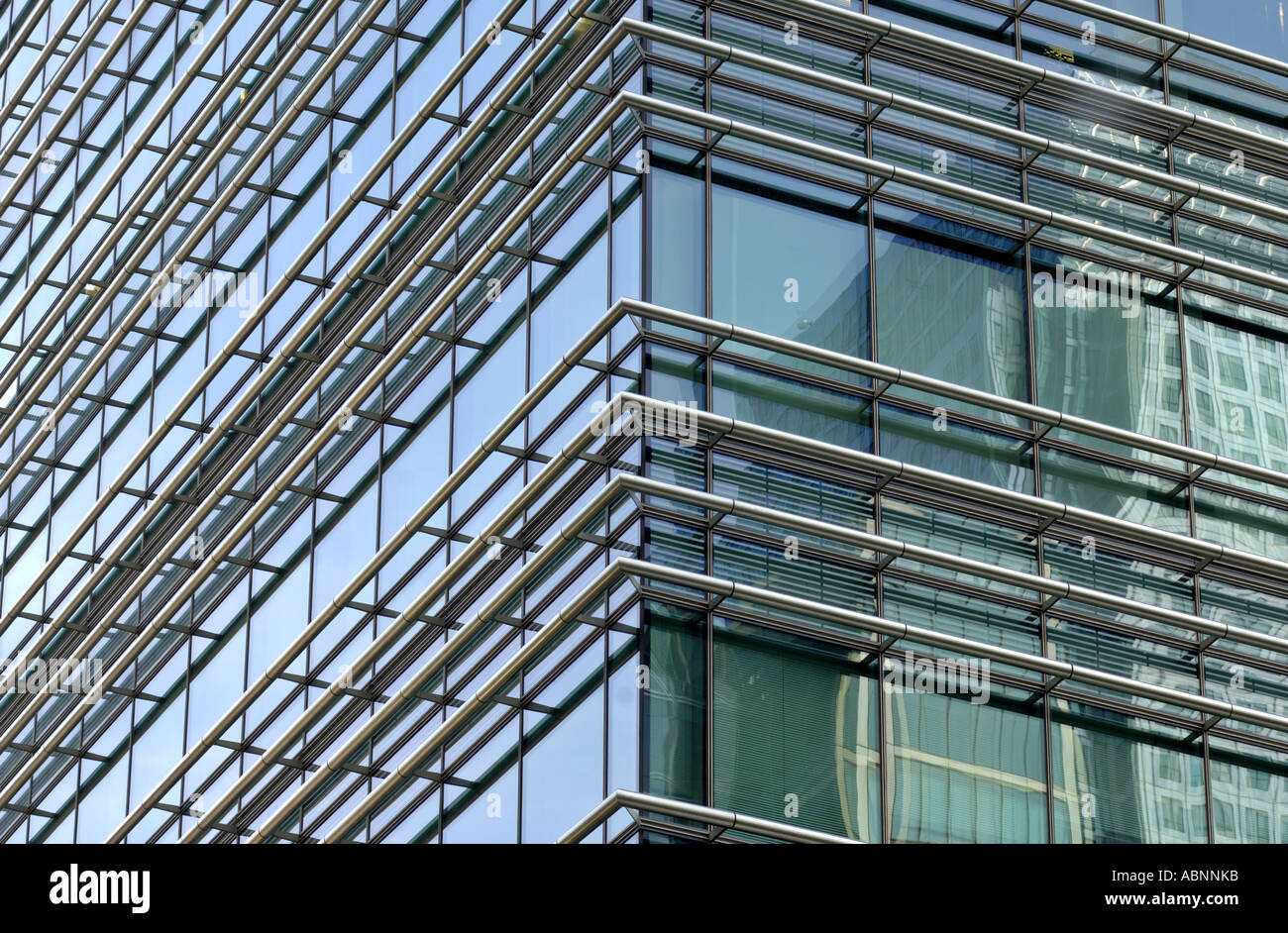 50 Bank Street, Canary Wharf Estate, London, United Kingdom Stock Photo ...