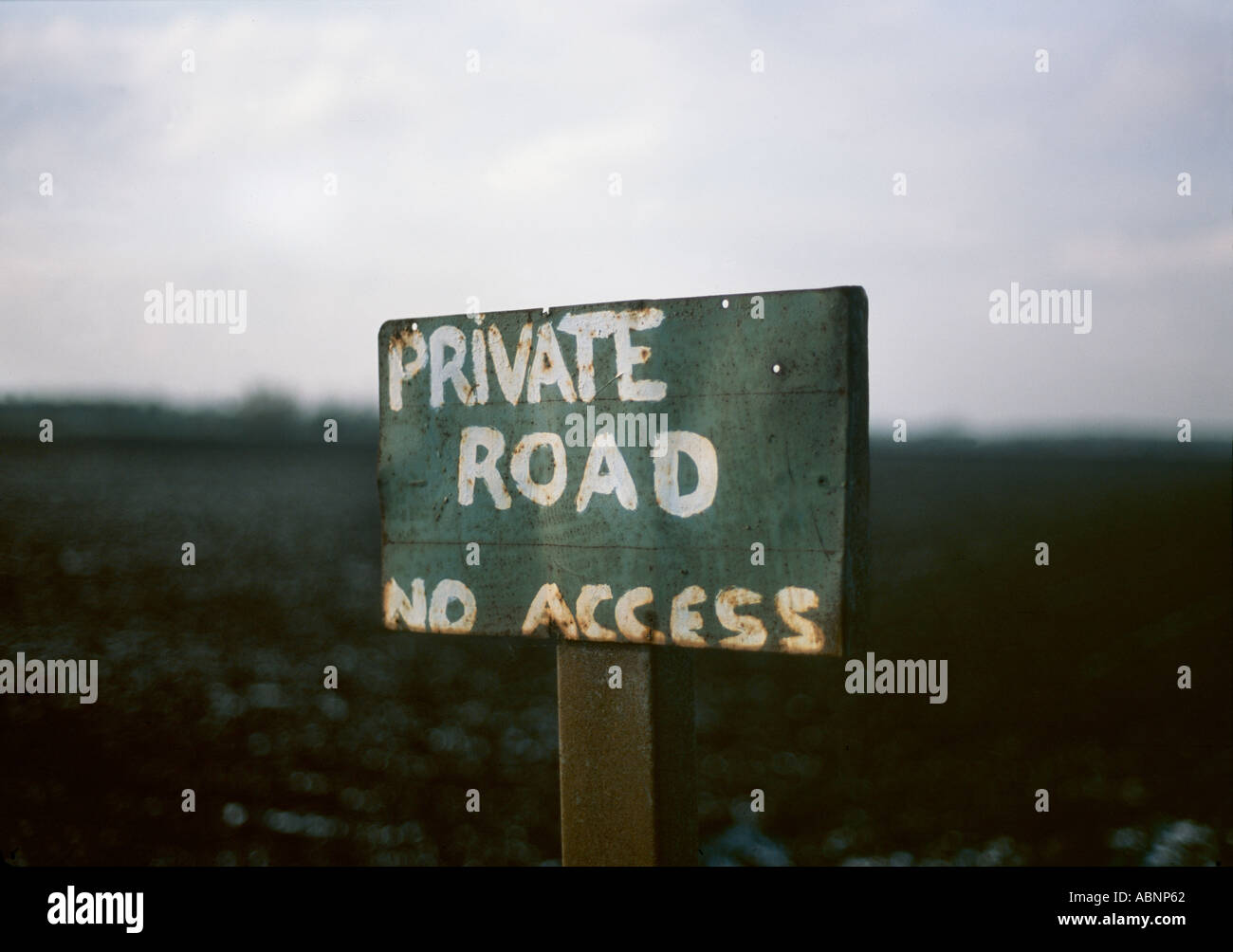 NO ACCESS SIGN IN COUNTRY LANE Stock Photo - Alamy