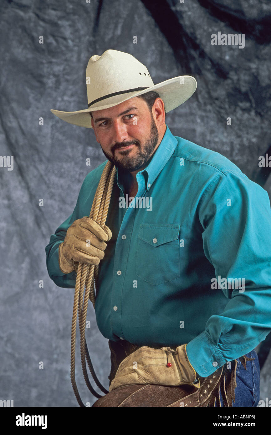 Cowboy holding lariat hi-res stock photography and images - Alamy