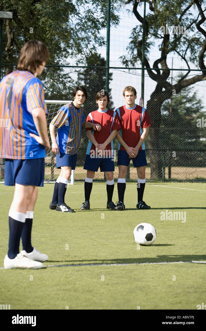 Soccer player shooting hi-res stock photography and images - Alamy