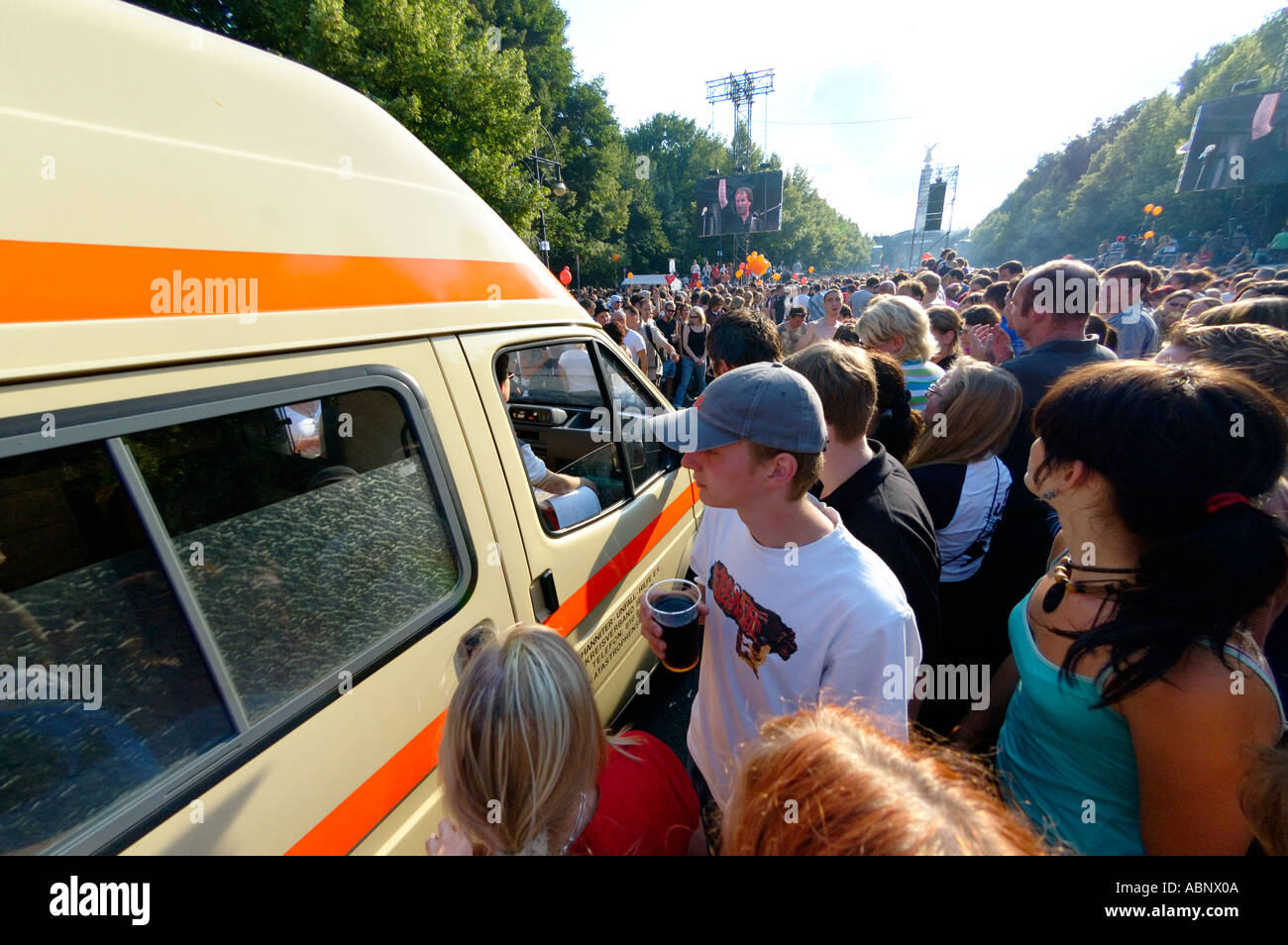 Live8 concert hi-res stock photography and images - Alamy