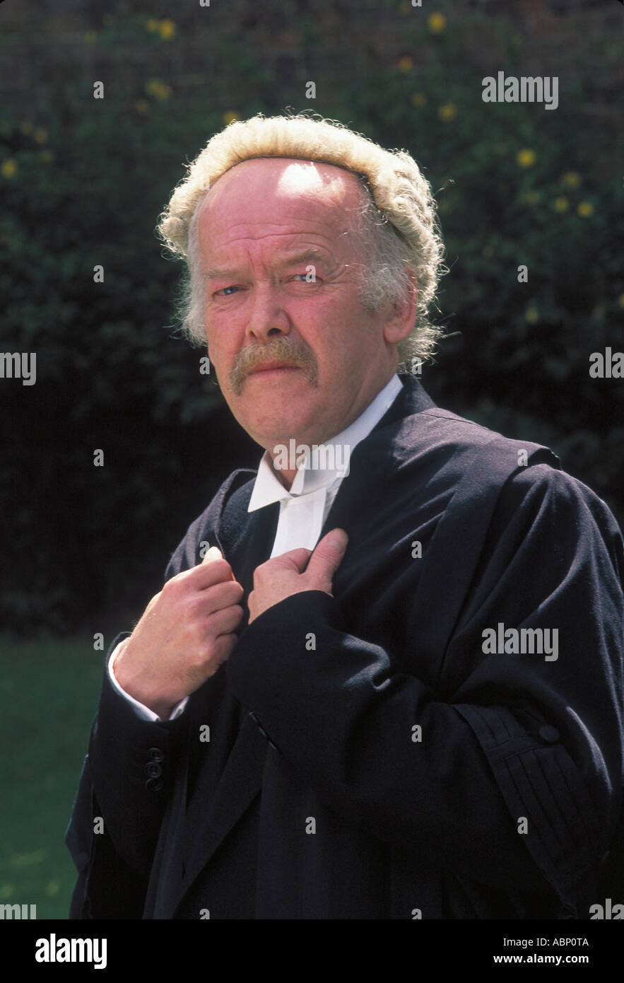 English judge hi-res stock photography and images - Alamy