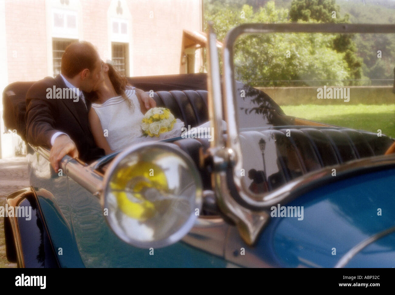 Couple in the car hi-res stock photography and images - Alamy
