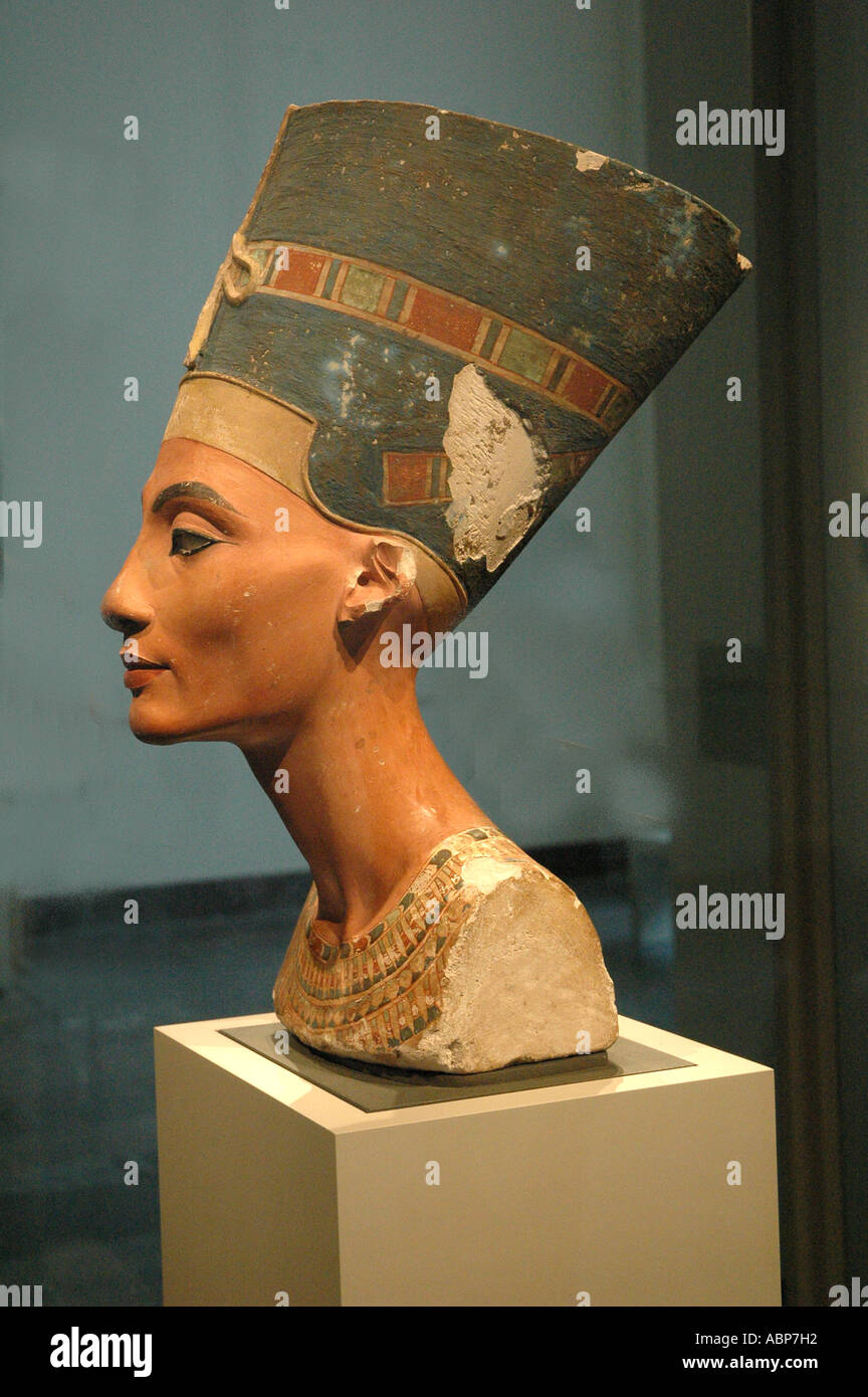 Egyptian Queen Nefrititi 1300 BC Berlin Stock Photo - Alamy