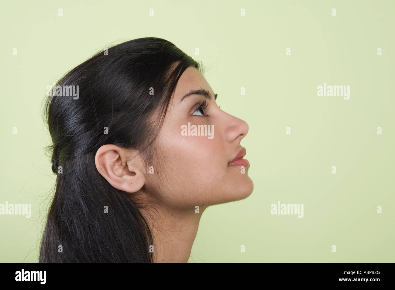 Side profile face looking upwards hi-res stock photography and images ...