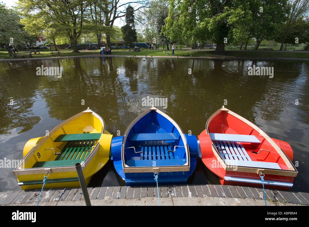 Paddle boats hi-res stock photography and images - Alamy