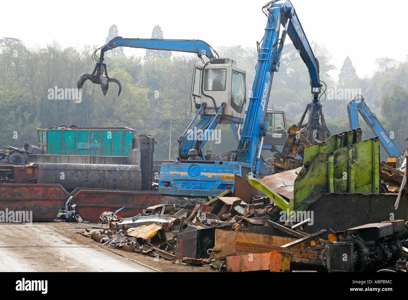 Scrapyard cranes at Colchester Hythe Quay Stock Photo - Alamy