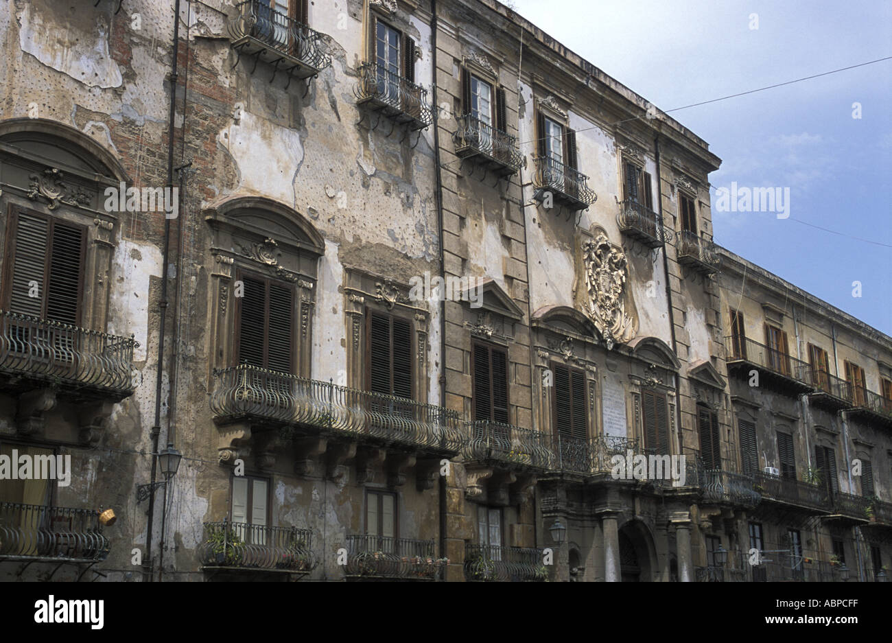 Bologni square hi-res stock photography and images - Alamy