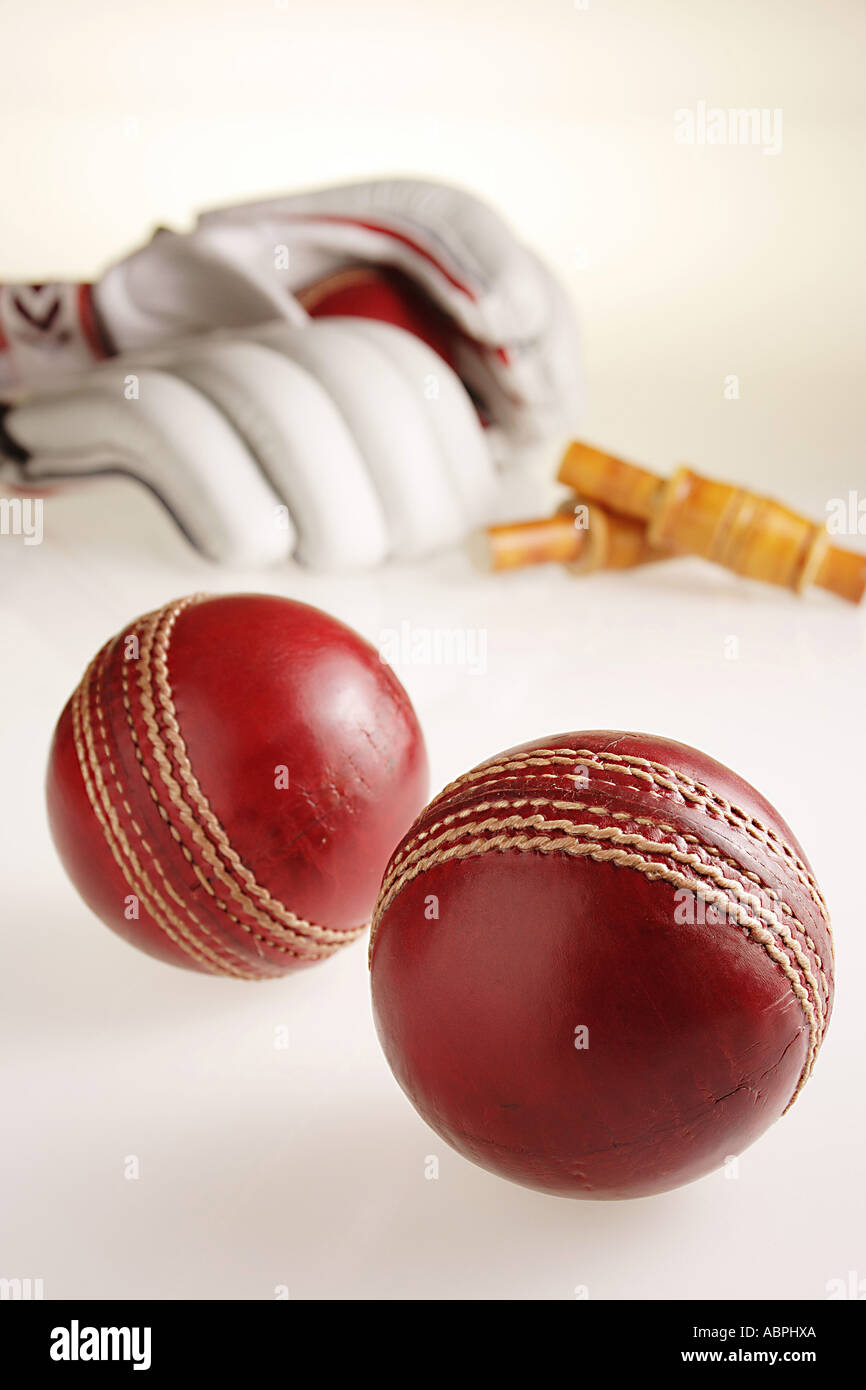 Cricket balls hi-res stock photography and images - Alamy
