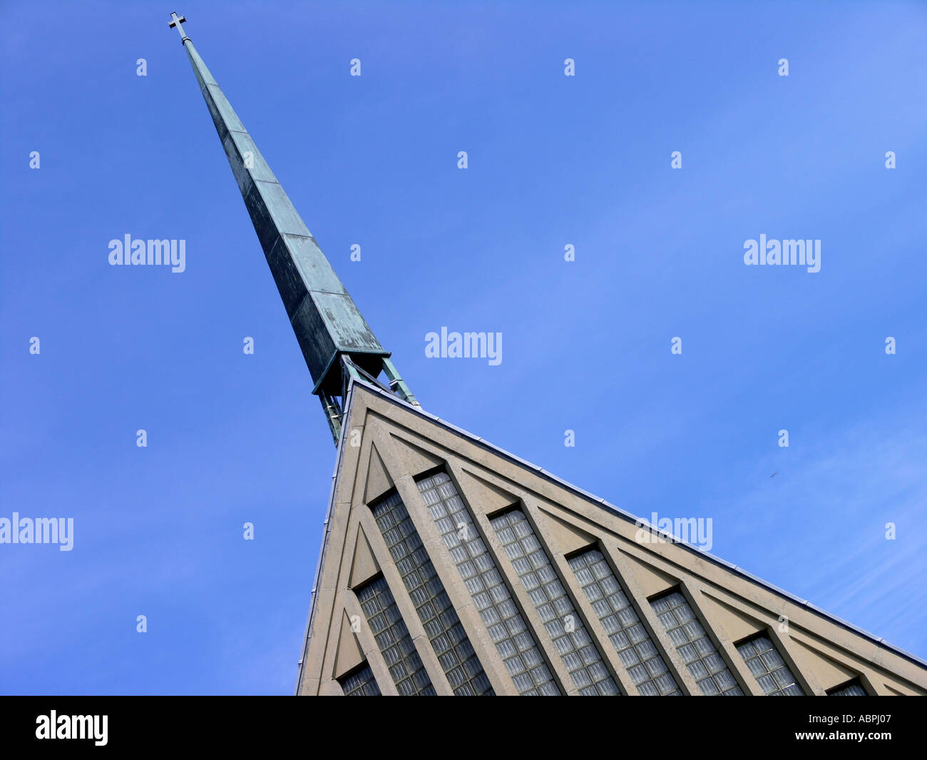 modern church spire building uk Stock Photo - Alamy