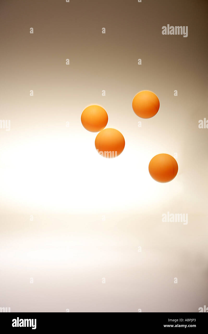 VDA78918 Table tennis four bouncing balls in motion Stock Photo - Alamy