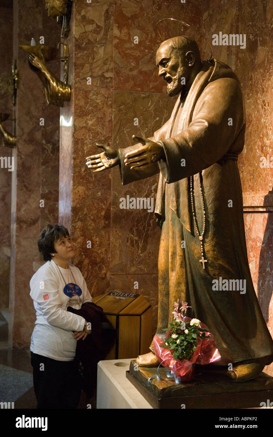 Statue Of Padre Pio Stock Photos & Statue Of Padre Pio Stock Images - Alamy