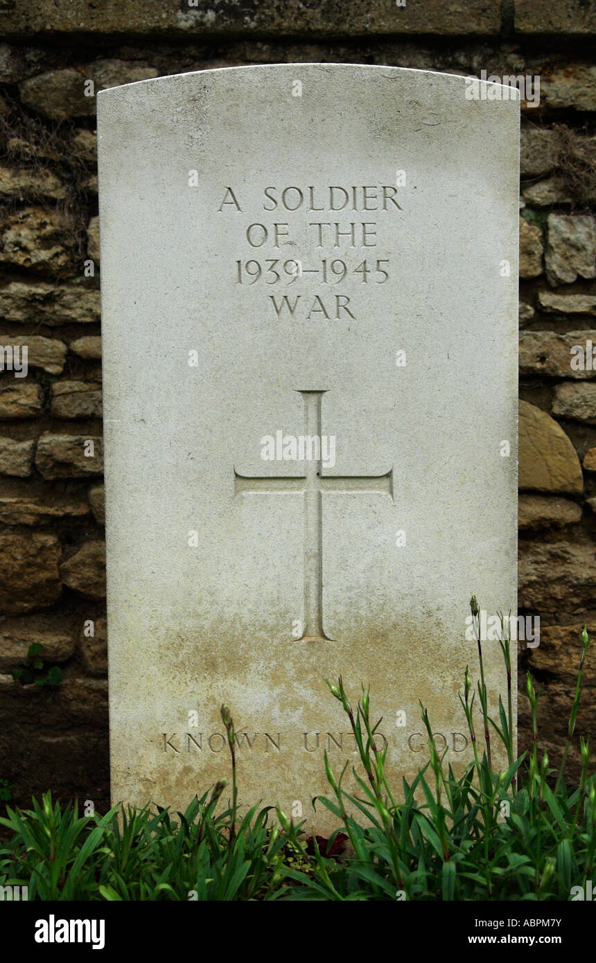 Unknown British soldier of the Second World War buried in Ranville ...