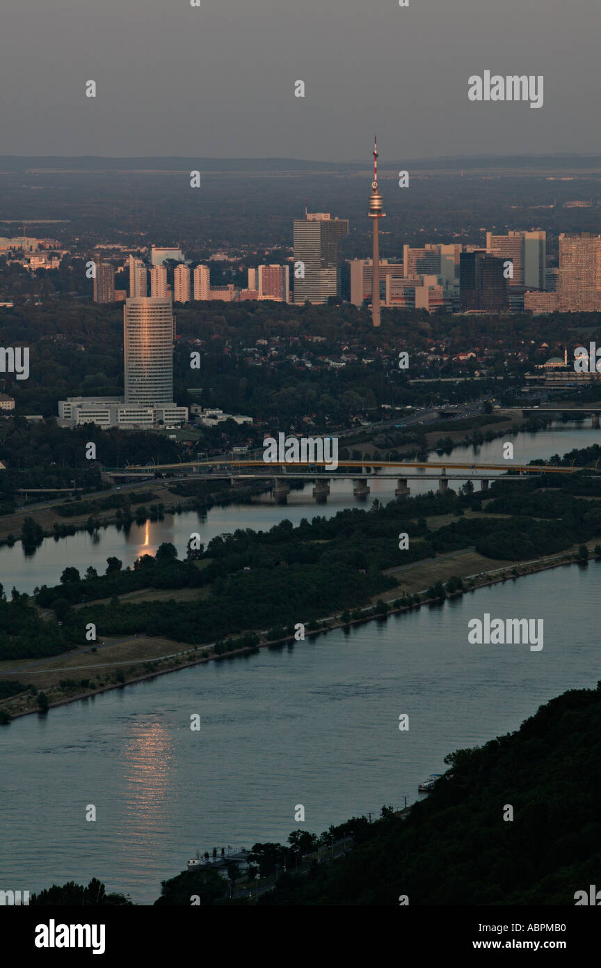 Way at river vienna hi-res stock photography and images - Alamy