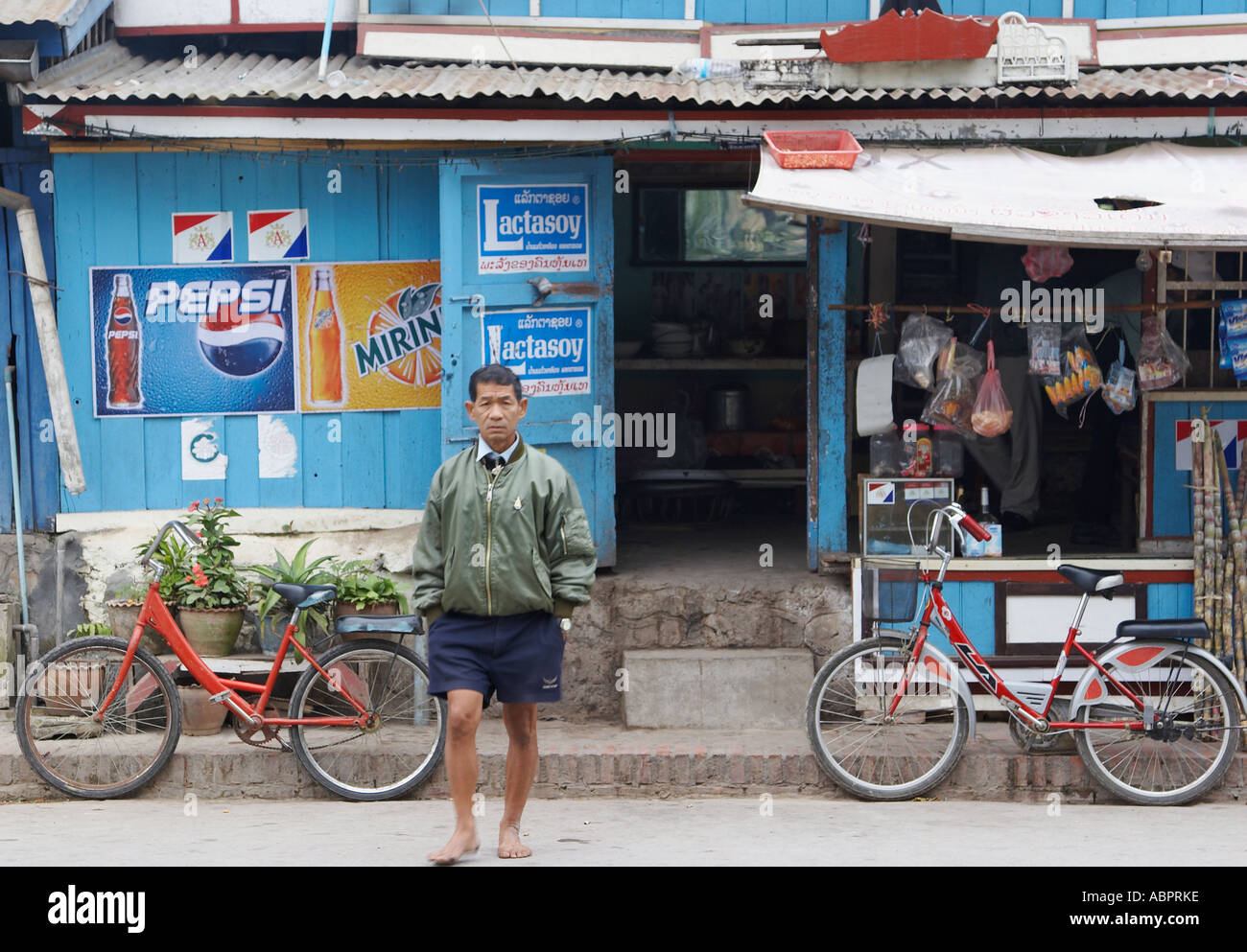Stand and walk hi-res stock photography and images - Alamy