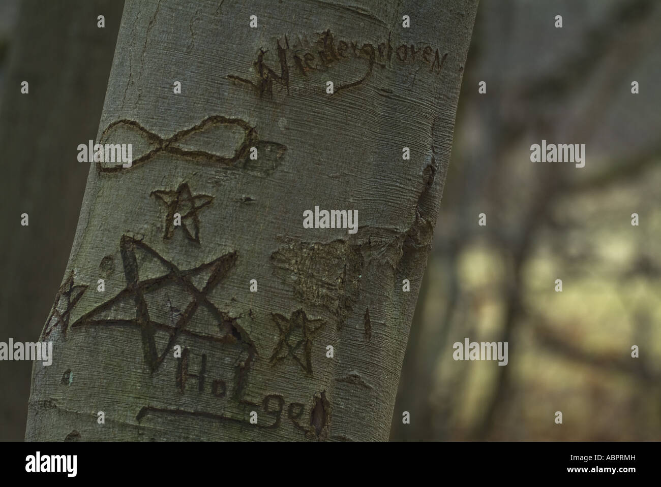 Occult magick hi-res stock photography and images - Alamy