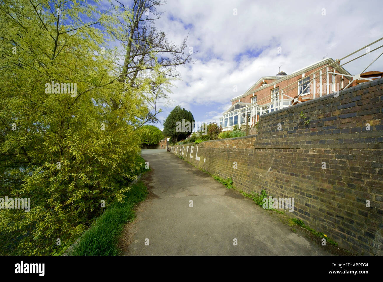 Views of the City of Worcester from the Severn way footpath alongside ...