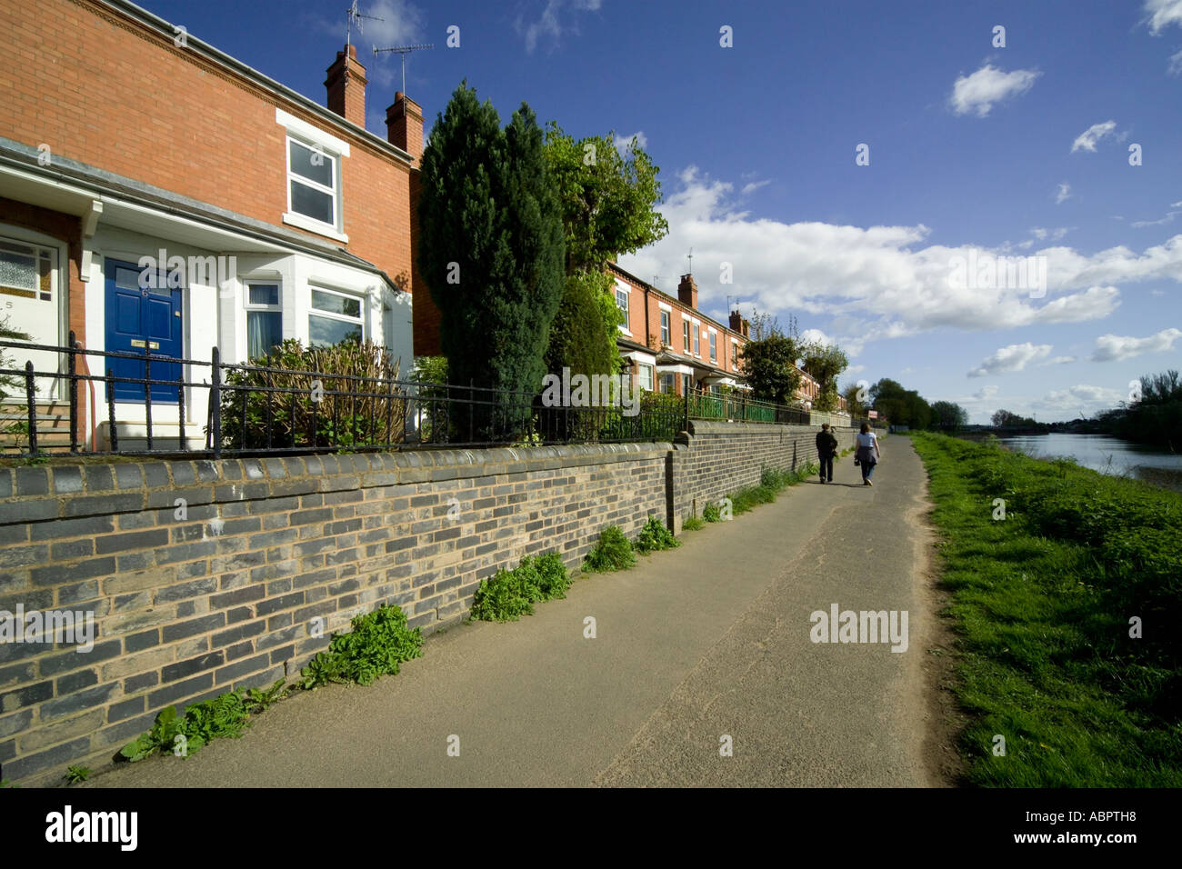 Views of the City of Worcester from the Severn way footpath alongside ...
