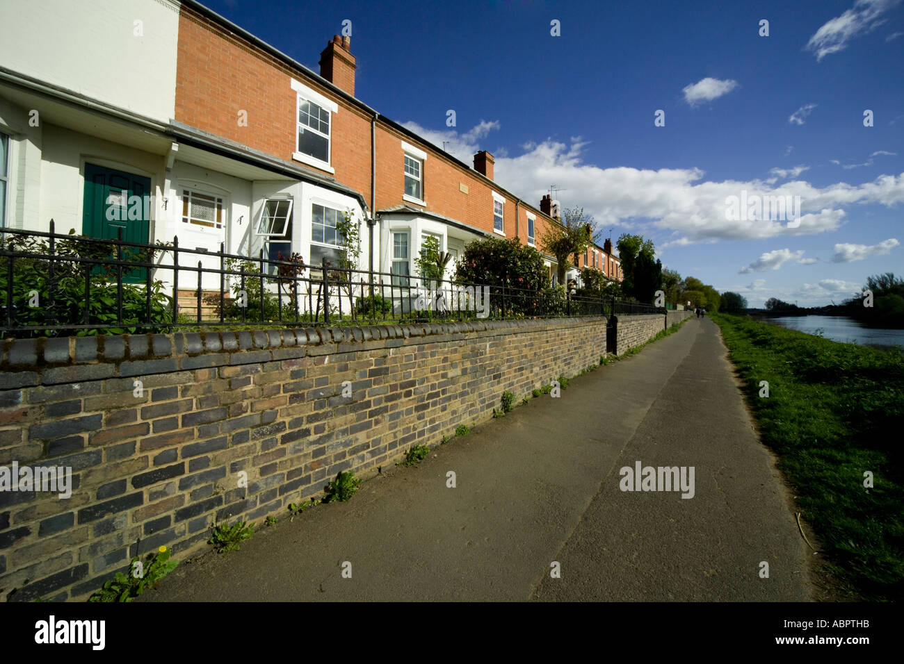 Views of the City of Worcester from the Severn way footpath alongside ...