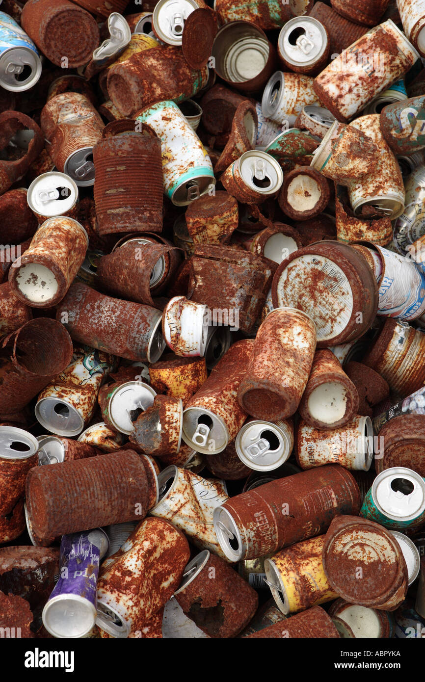 Recycling metal cans tins recycle hi-res stock photography and images ...