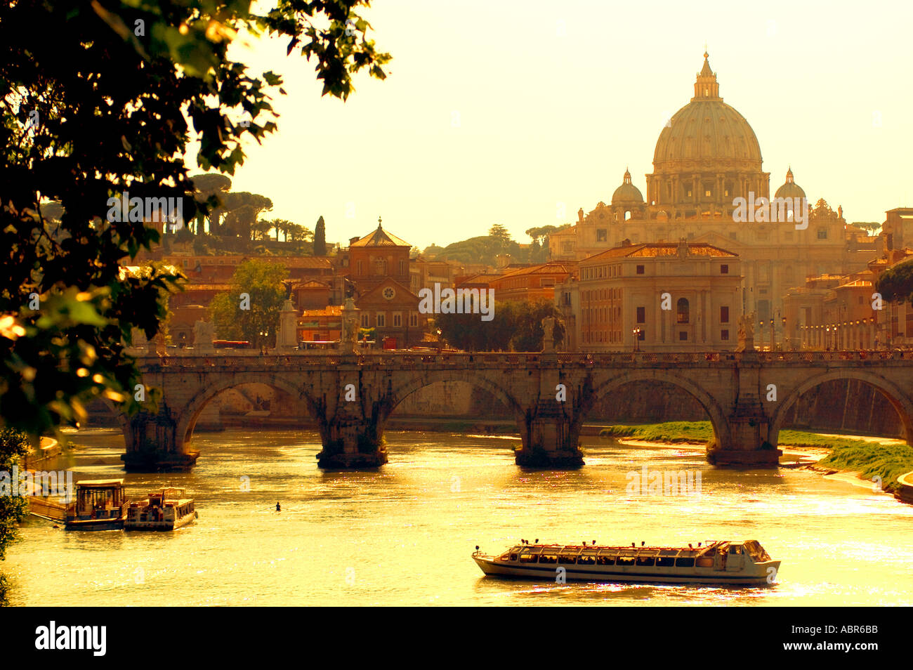 Rome River Boat High Resolution Stock Photography and Images - Alamy