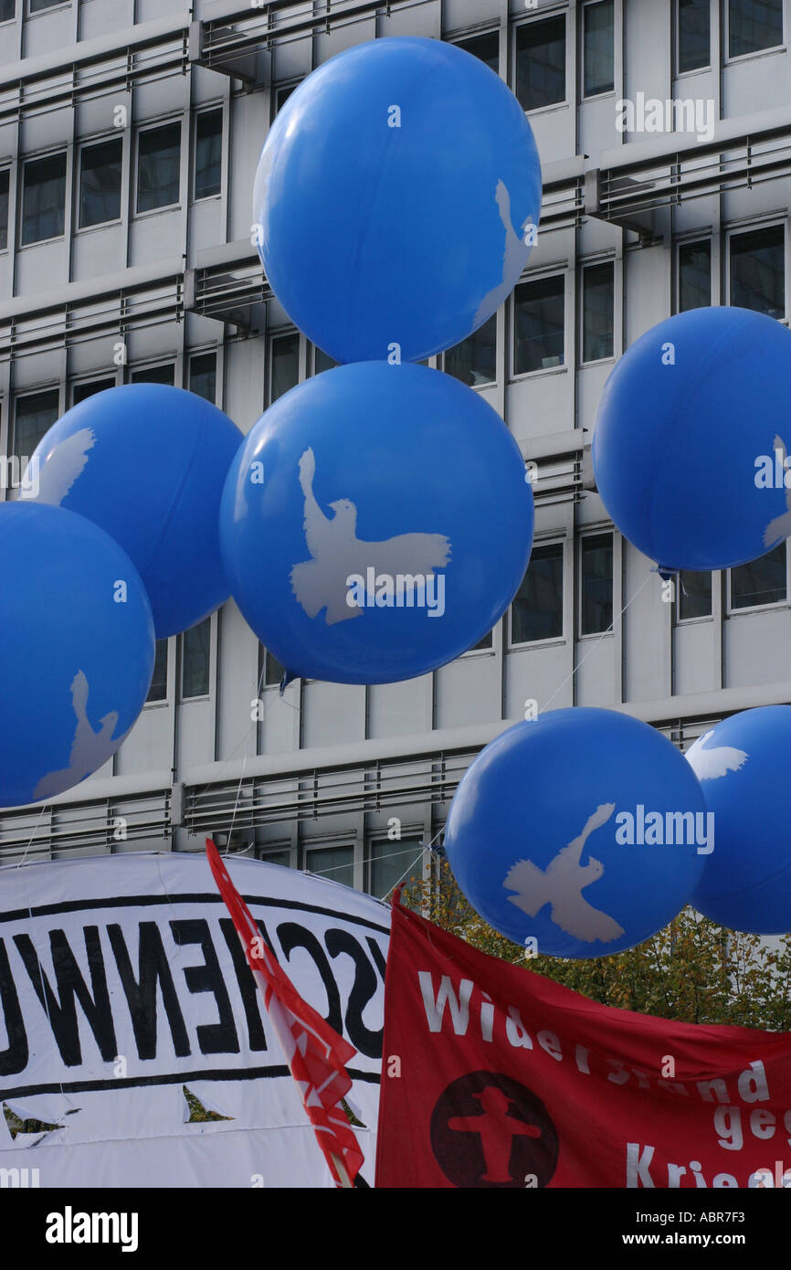 Protest march on the 15th anniversary of reunification Alexanderplatz ...
