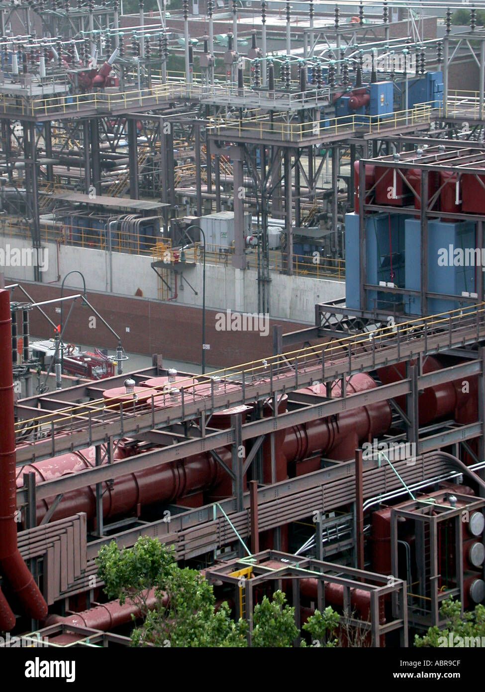 The Con Edison 14th Street Power Plant and distribution facility on ...
