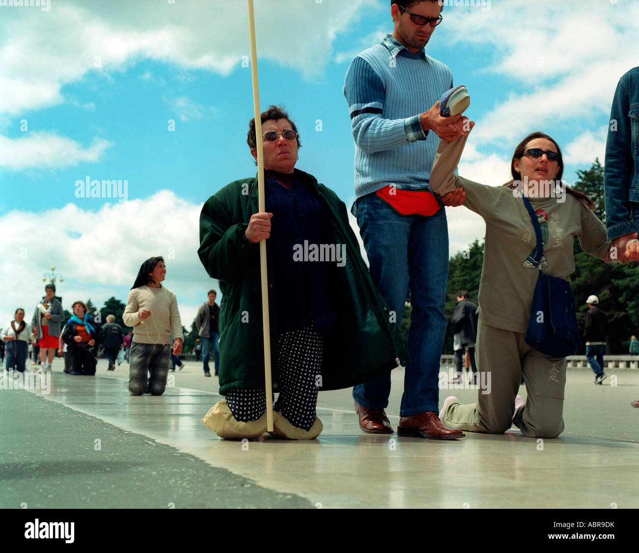 Praying knees catholic hi-res stock photography and images - Alamy