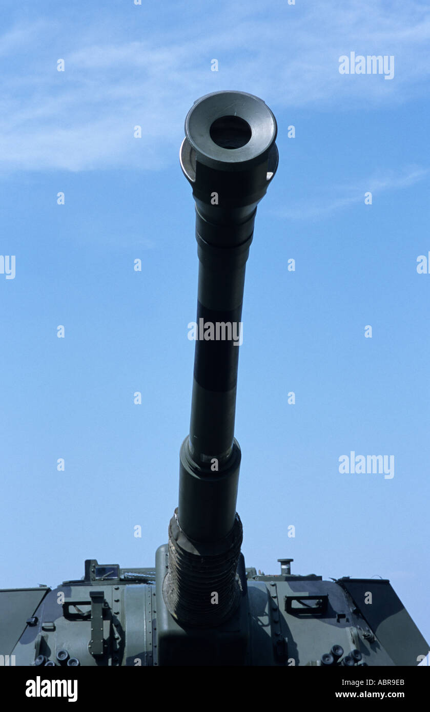 The barrel of a tank Stock Photo - Alamy