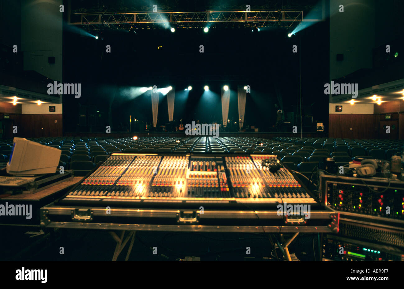 Sound check engineer hi-res stock photography and images - Alamy
