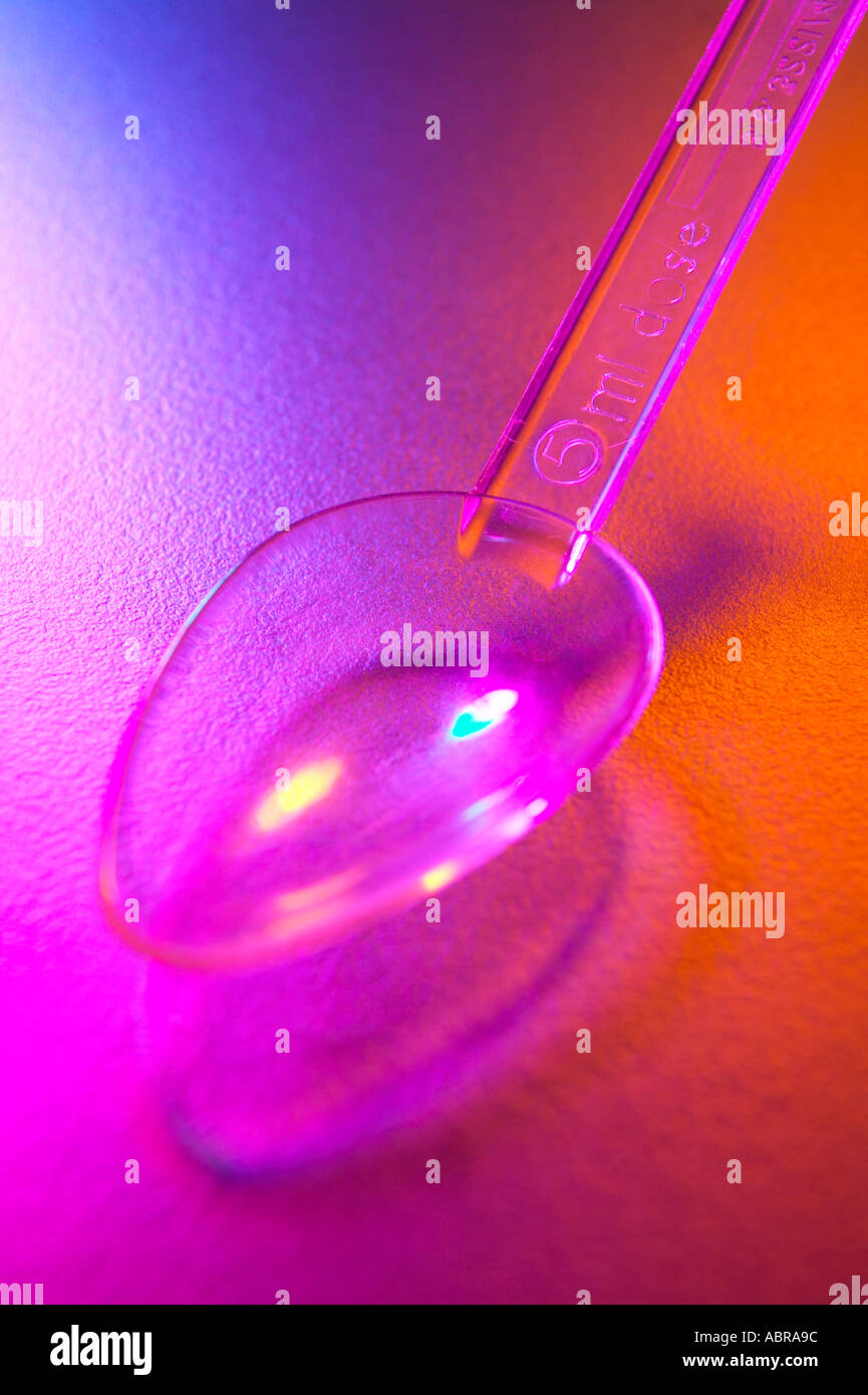 Plastic dosage spoon hi-res stock photography and images - Alamy