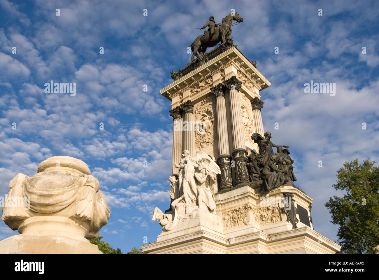 Madrid spain spain 12th hi-res stock photography and images - Alamy
