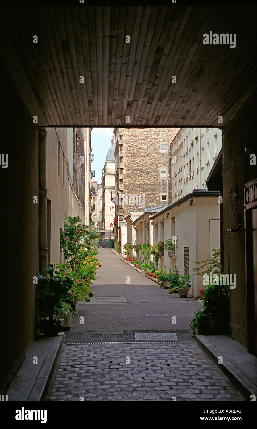 Cobblestone Alley Paris Stock Photos & Cobblestone Alley Paris Stock ...