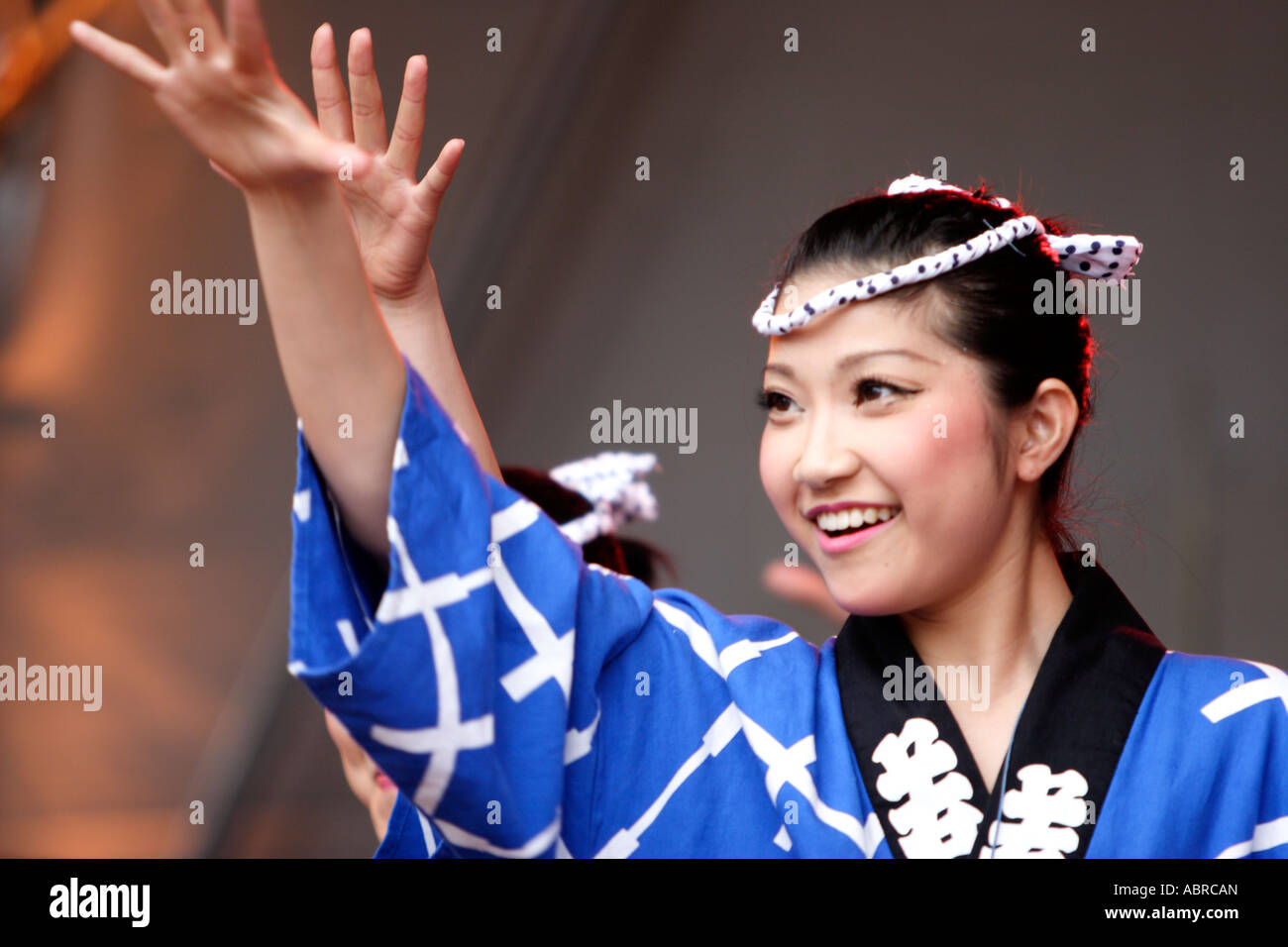 Japanese dancer hi-res stock photography and images - Alamy