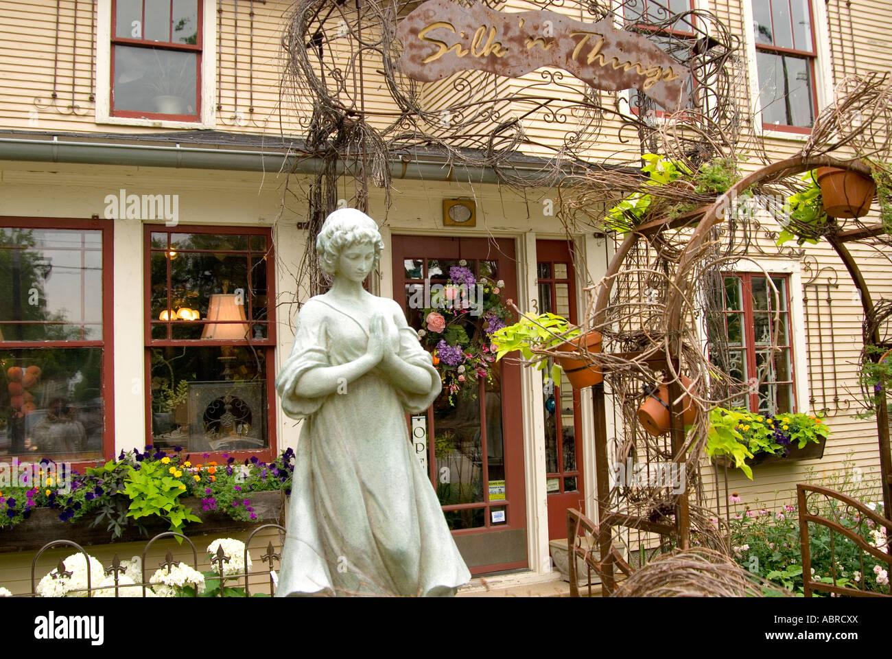 Accents Shop Statue Stock Photo - Alamy