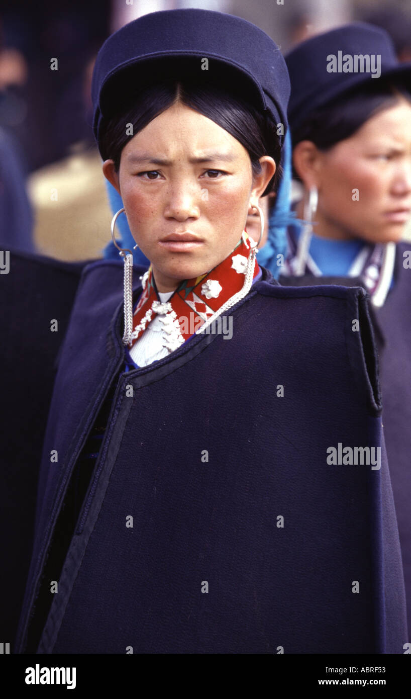 Yi dress of Butuo Stock Photo - Alamy