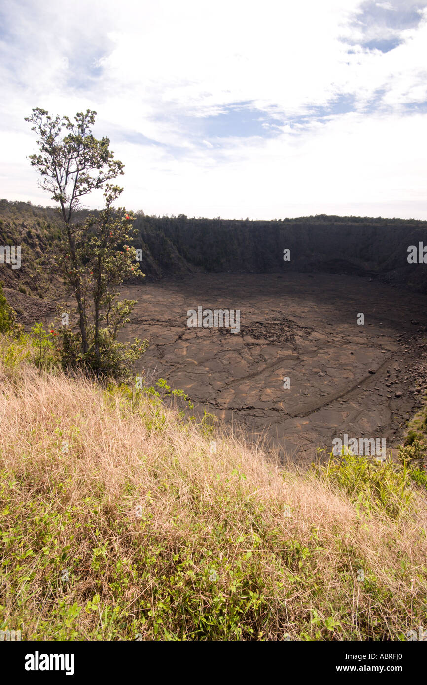 Keanakakoi crater hi-res stock photography and images - Alamy