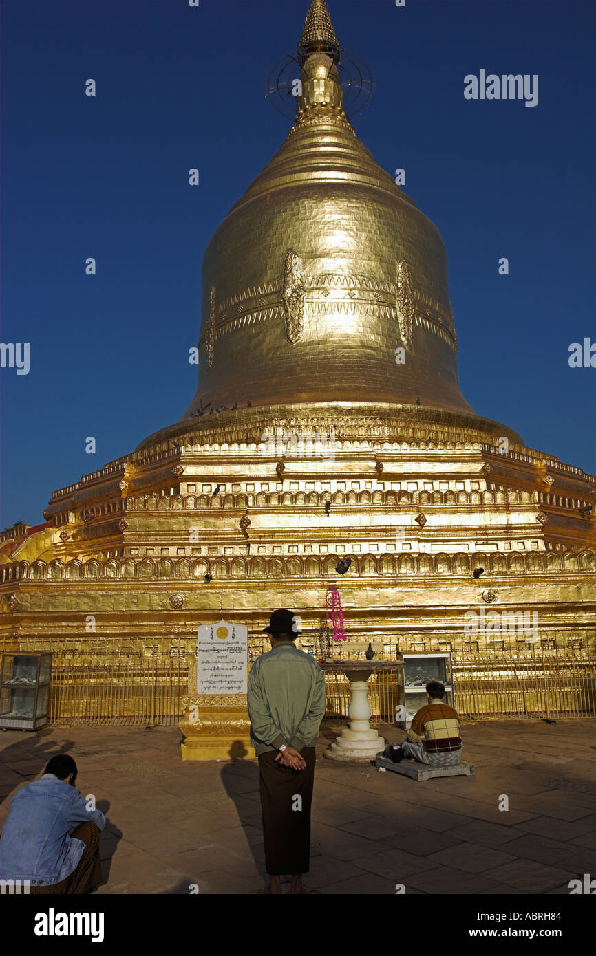 Myanmar Bagan Myothit Pilgrims at Lawkananda Pagoda built by King ...